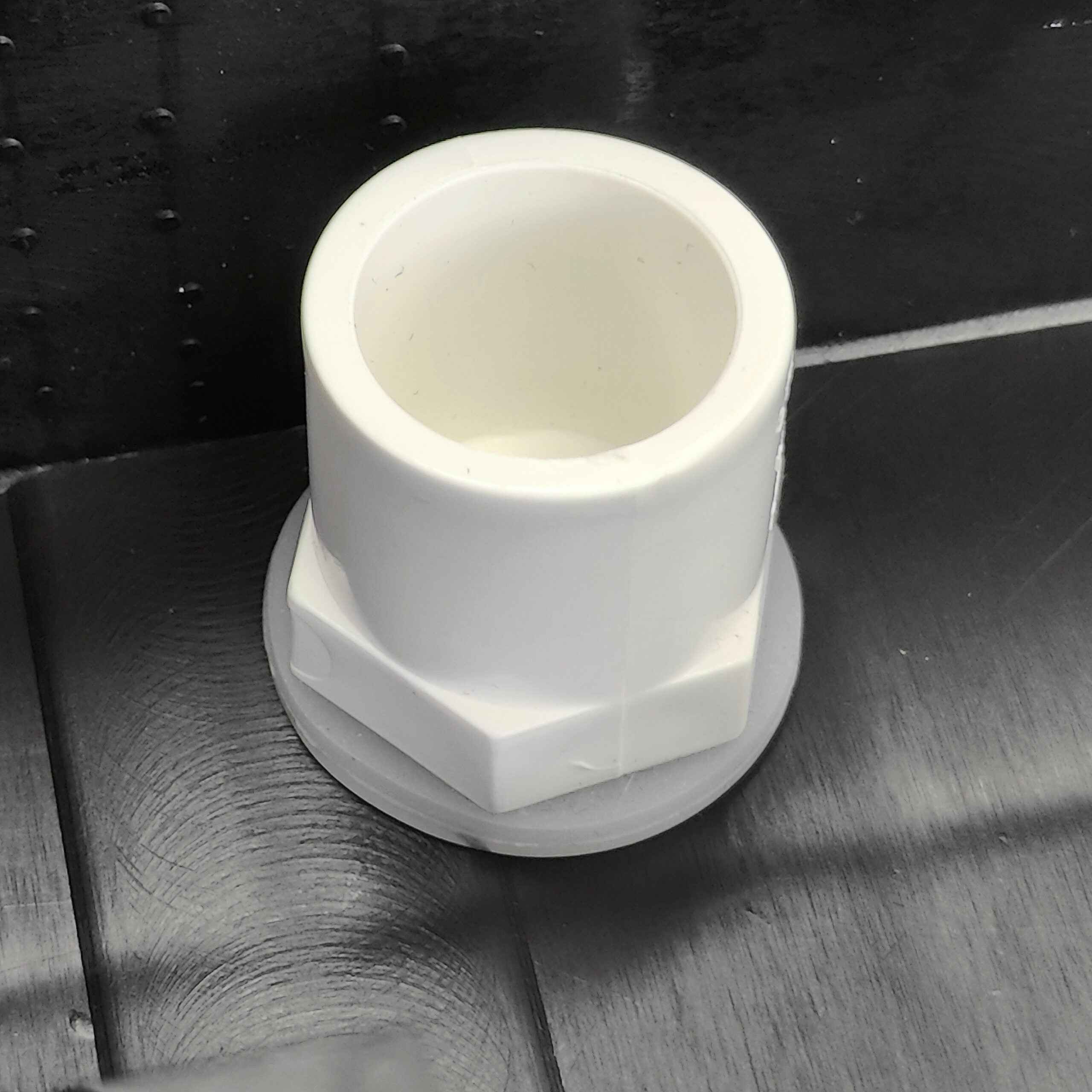 Overflow Drain Fitting For Farmtek Hydroponic DWC Tray – Farmtek Australia